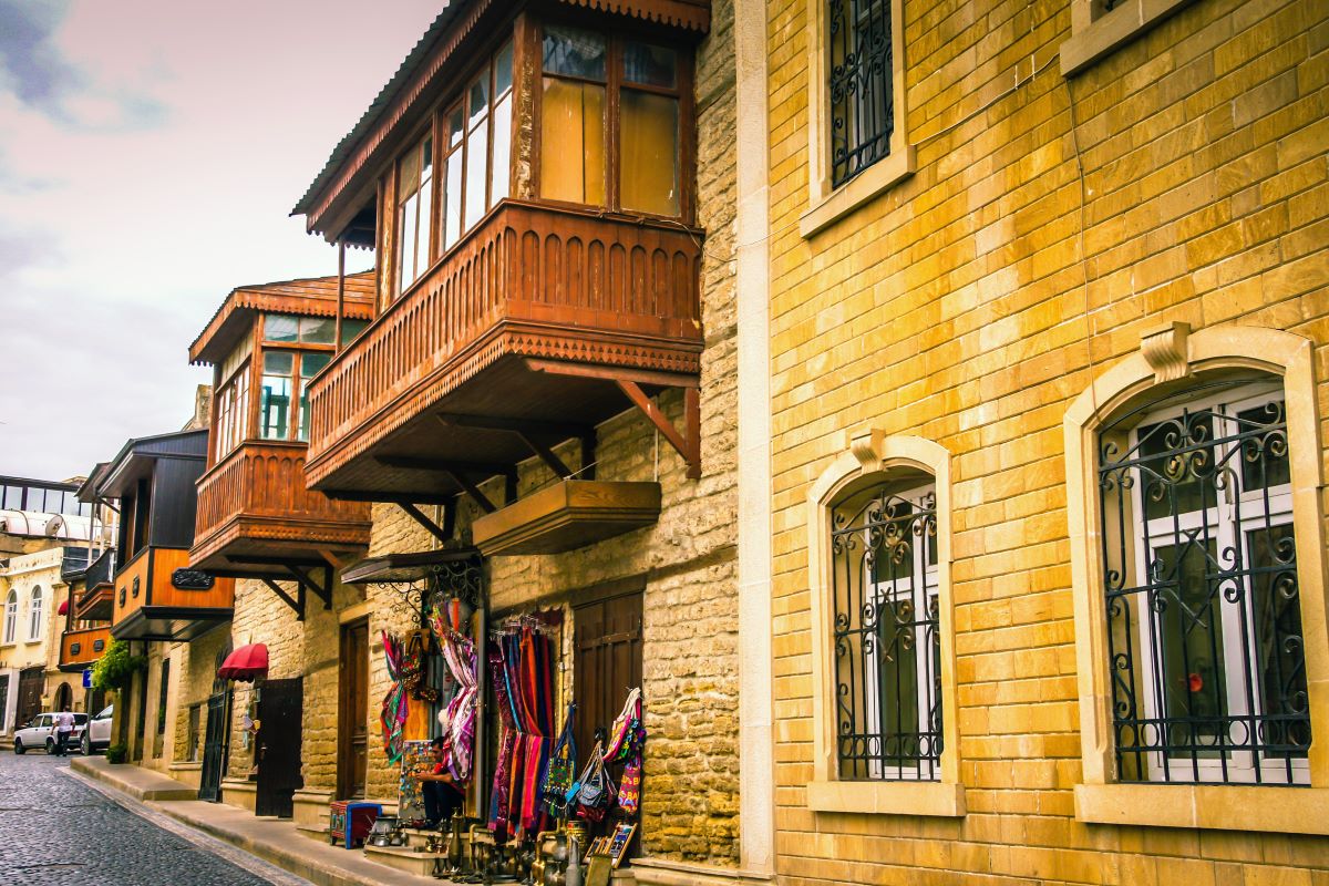 Baku | Best Time to Visit | Top Things to Do | Book Your Trip - Travel ...